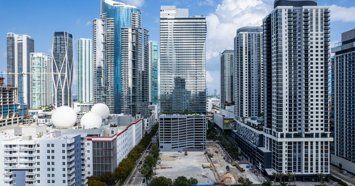 Miami World Tower 1 Rises 53-Stories in Downtown Miami – YIMBY ...